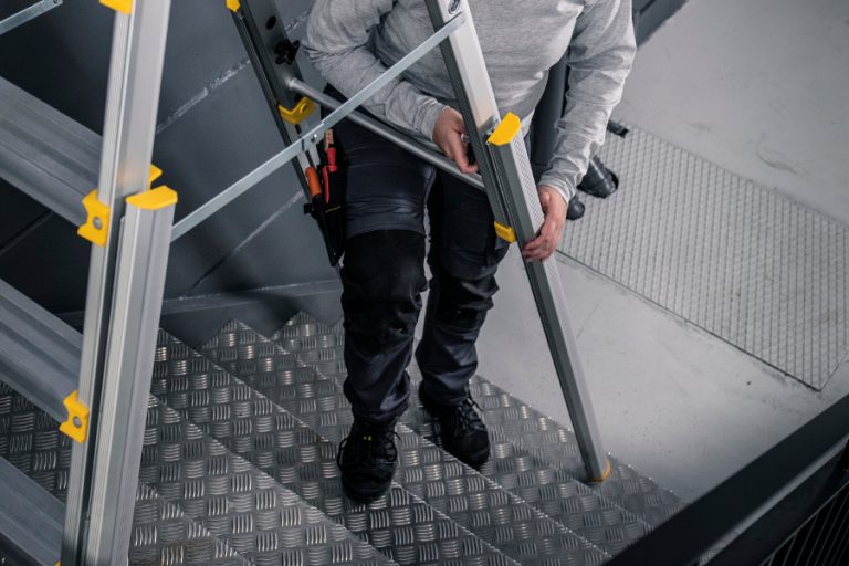 Trapp for arbeid i trapper - Byggmesteren